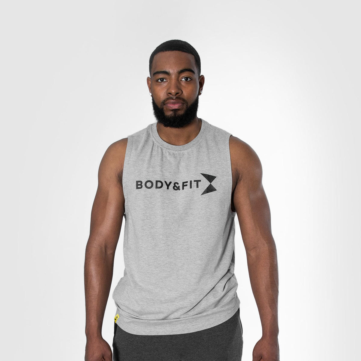 Stylish new Men’s Tanktop to show off your guns – Body&Fit